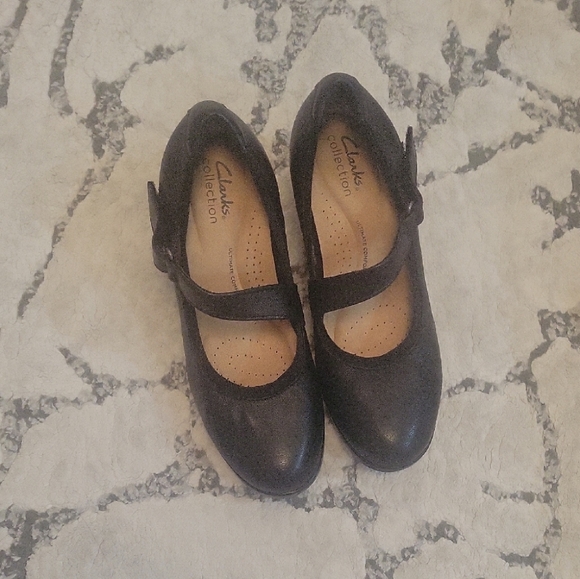 Clarks | Shoes | Clarks Black Heels Classic Leather Design | Poshmark